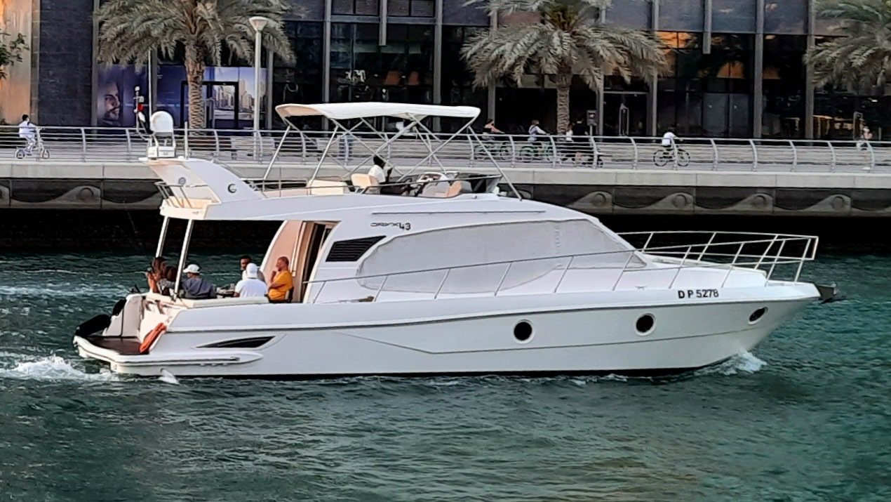 40 FT Mini Yacht - Yacht Charter Dubai | Book Luxury & Private Yachts